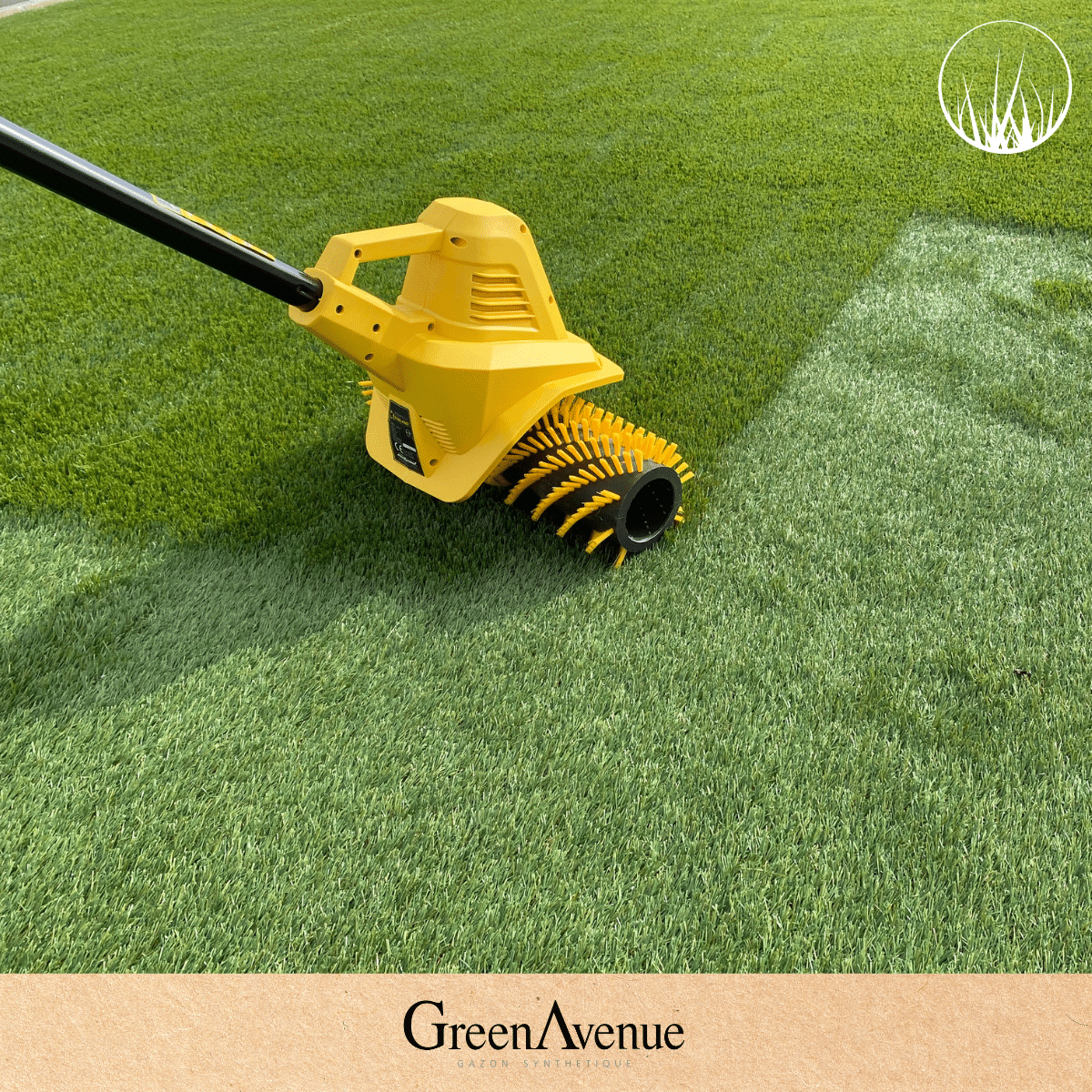 Brosser votre gazon synthétique Green Avenue France
